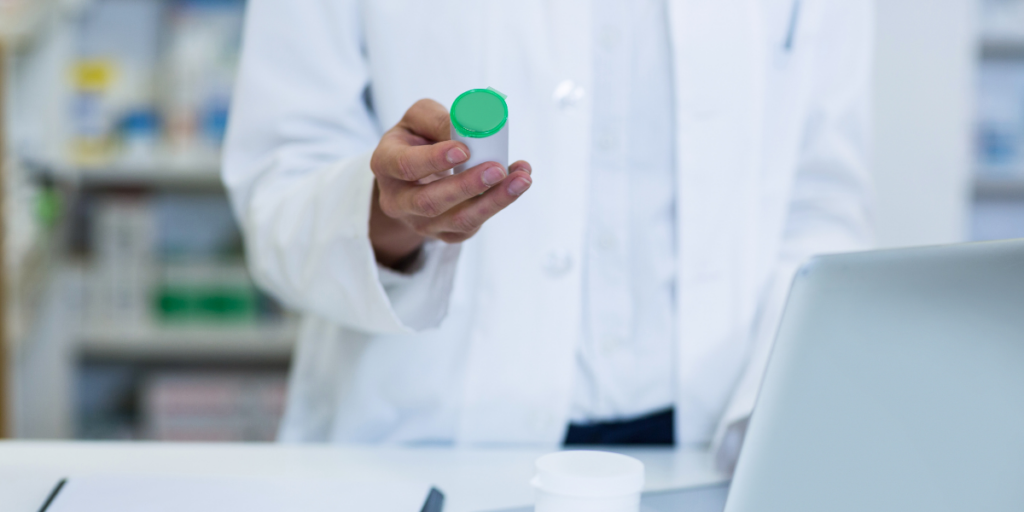 De la palliation à la prévention : le rôle des pharmaciens dans la ...